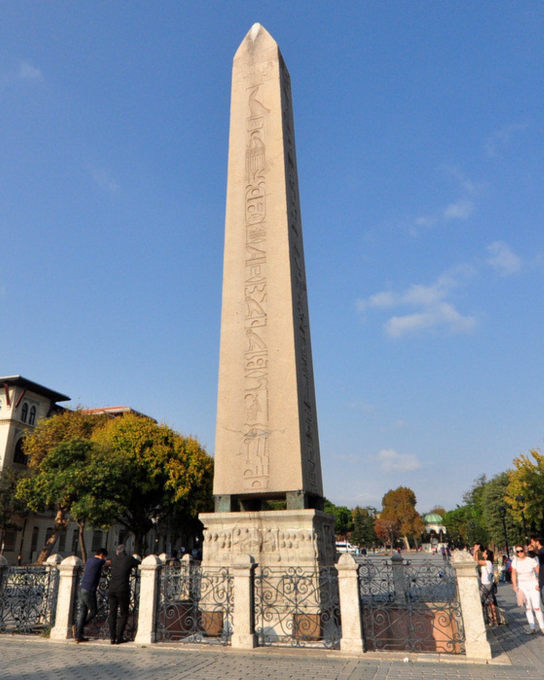 THE HIPPODROME SQUARE hd